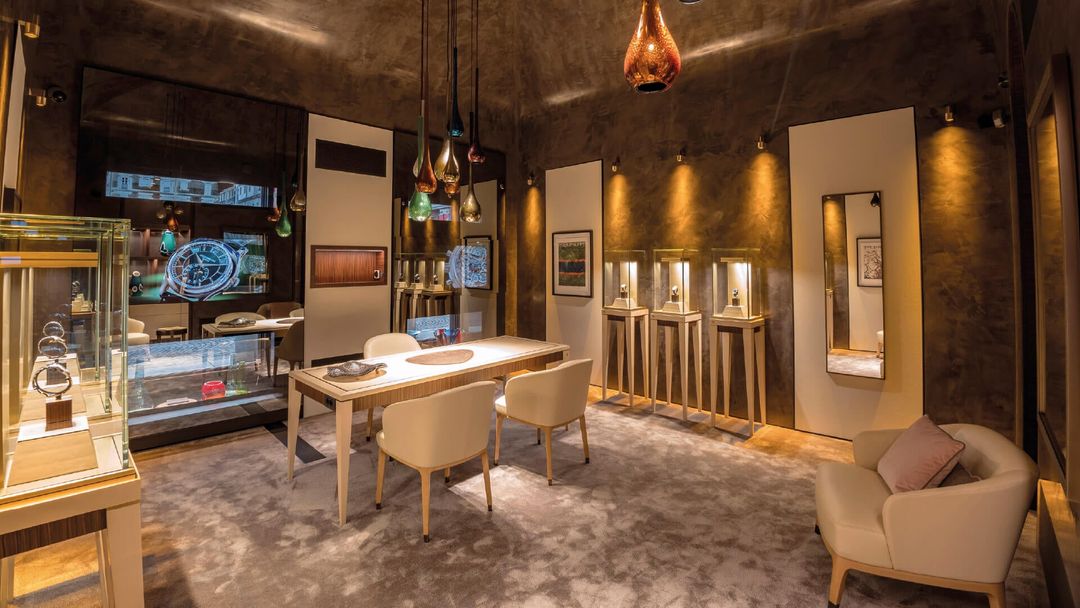 La boutique Astrua 1860 di Torino è il punto di riferimento per l ...