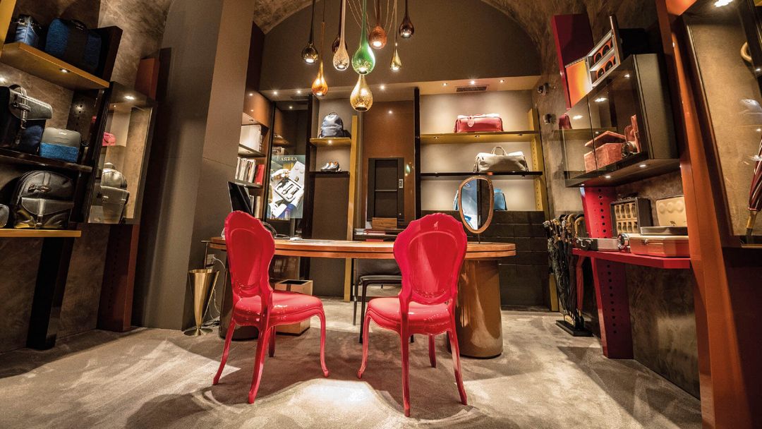 La boutique Astrua 1860 di Torino è il punto di riferimento per l ...