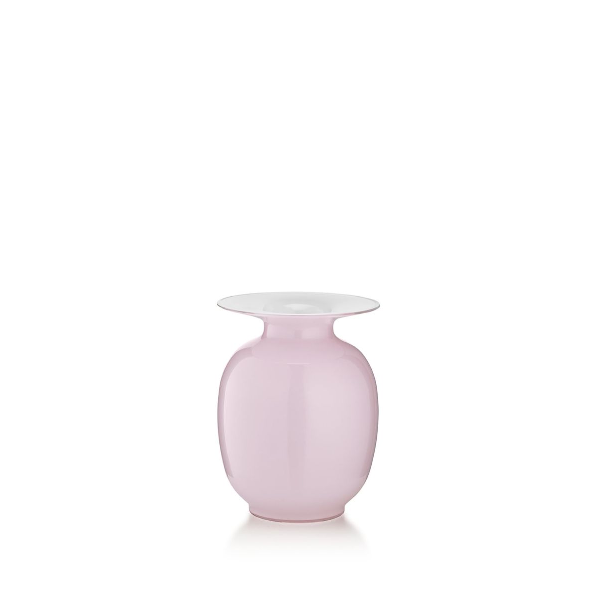 The Lido Amaranti Small Shell Pink Vase 20409 part of the Salviati ...