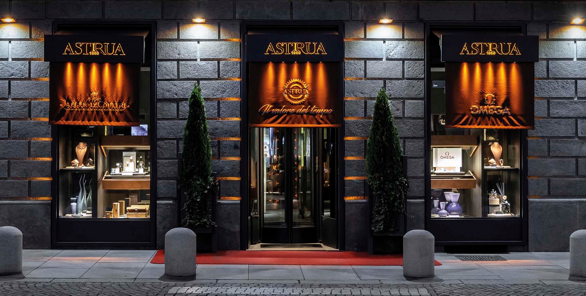 La boutique Astrua 1860 di Torino è il punto di riferimento per l ...